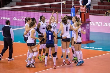 How to Shine as a Libero in Volleyball (Key Traits and Tips ...